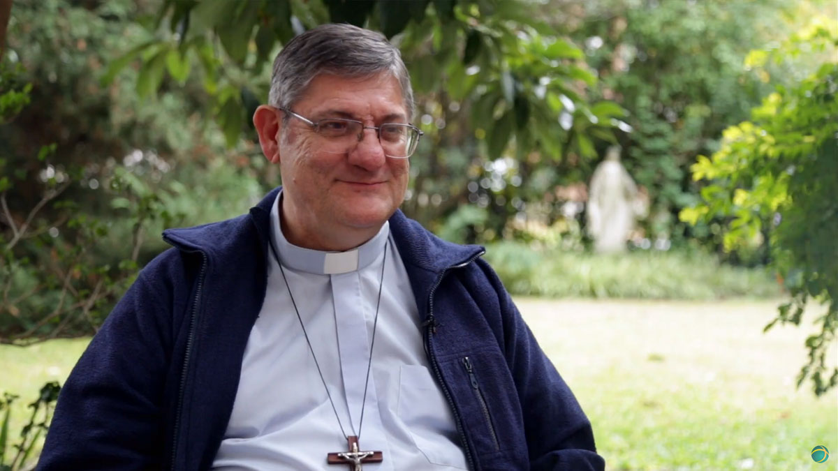 Haciendo lugar: Padre Obispo Juan Carlos Ares - En Camino